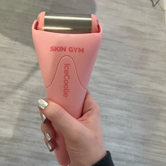Skin Gym | Bath & Body | Skin Gym Ice Roller | Poshmark